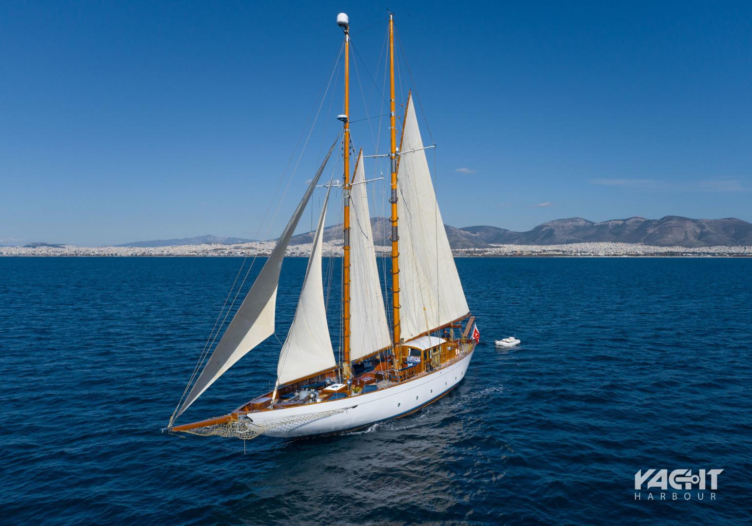 Sailing yacht Weatherbird - Chantelot & Lemaistre - Yacht Harbour