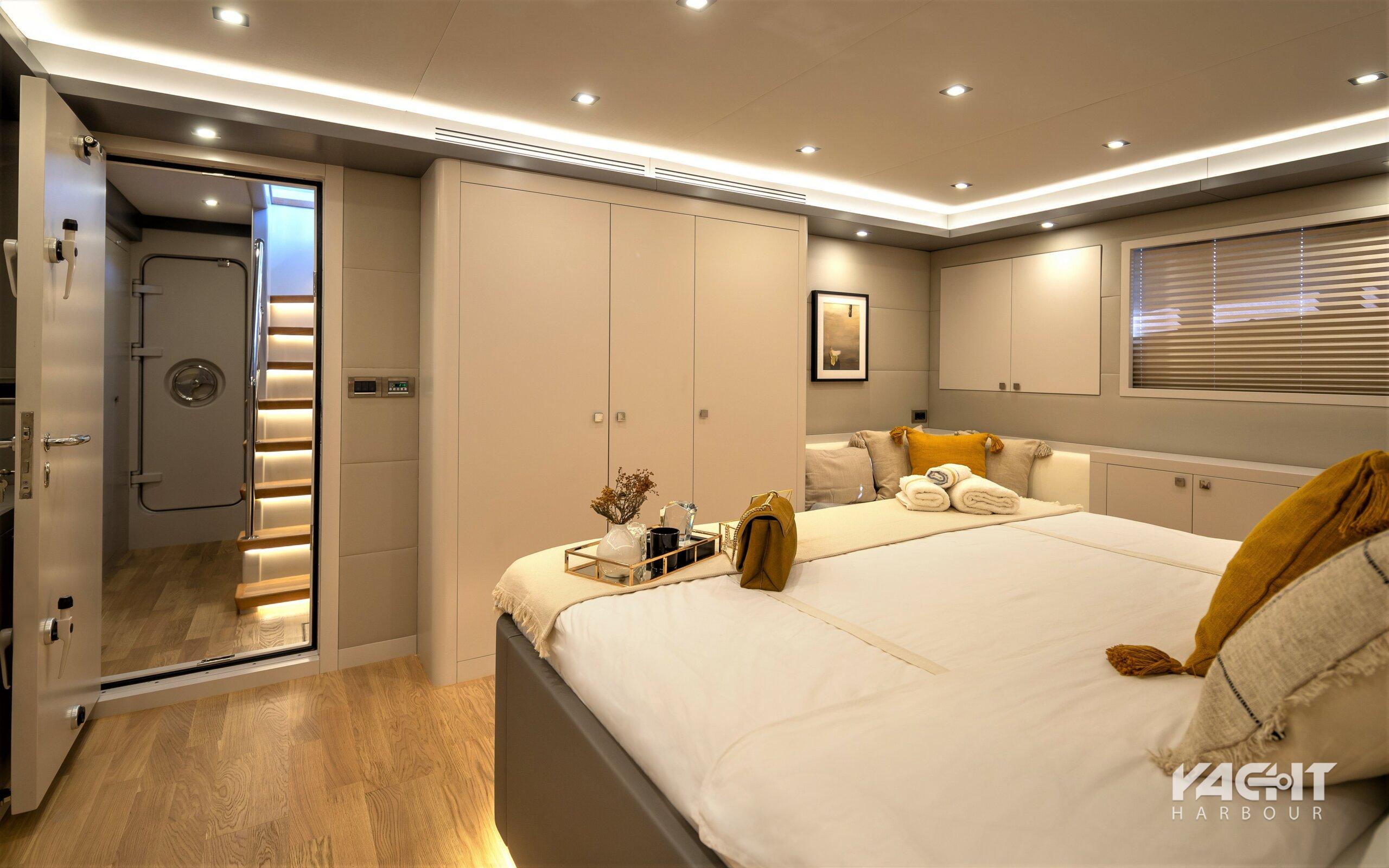 Motor yacht Bering 70 - Bering Yachts - Yacht Harbour