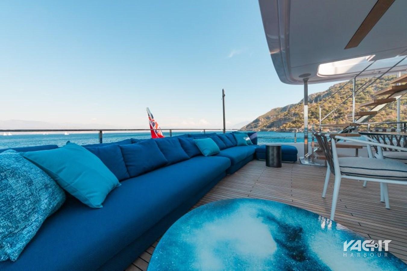 Motor yacht Renewal 3 - Ferretti Custom Line - Yacht Harbour