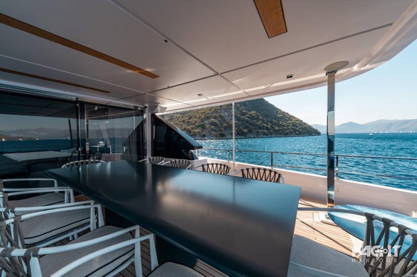 Motor yacht Renewal 3 - Ferretti Custom Line - Yacht Harbour