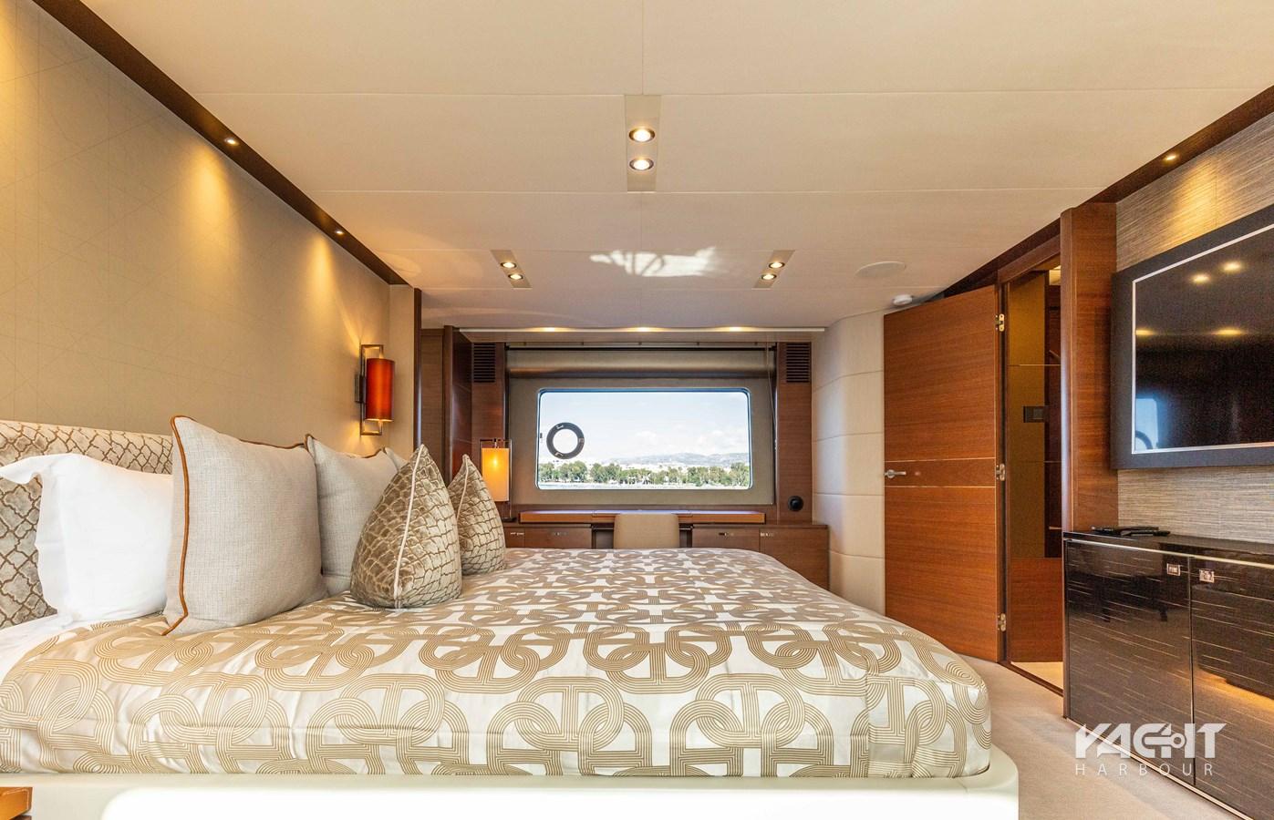 Motor yacht Cape Cod - Princess - Yacht Harbour