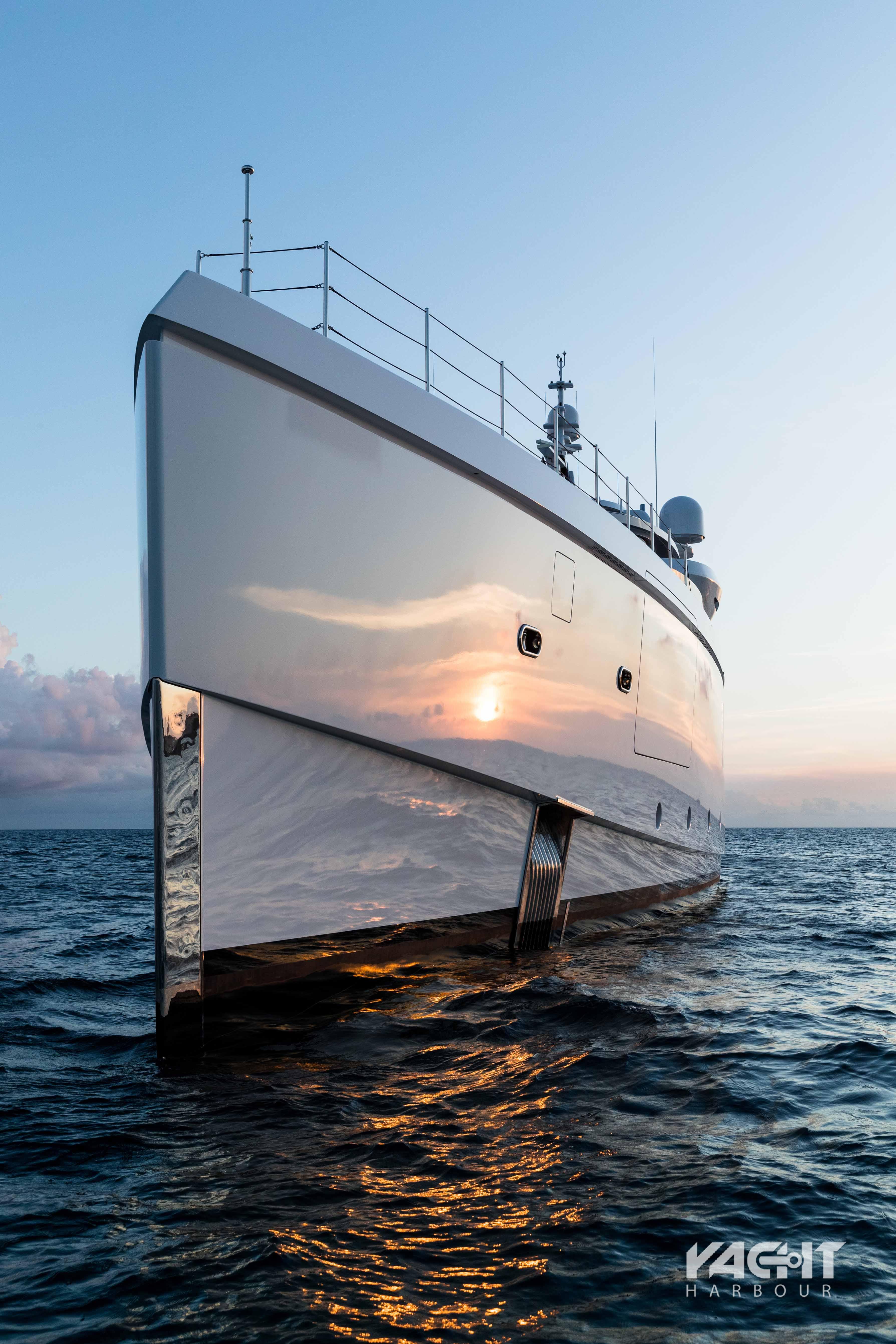 Motor yacht Calex - Benetti - Yacht Harbour