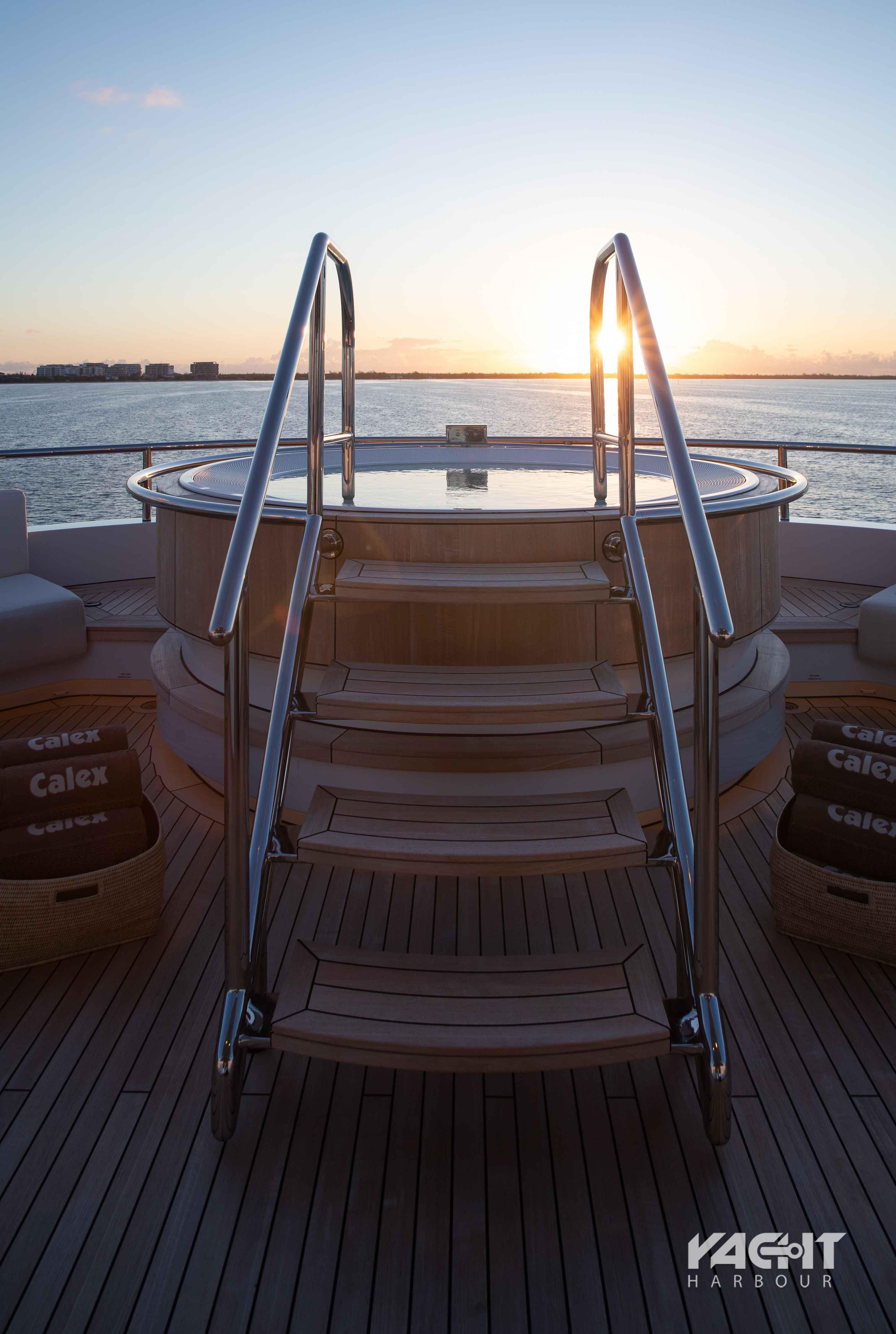 Motor yacht Calex - Benetti - Yacht Harbour