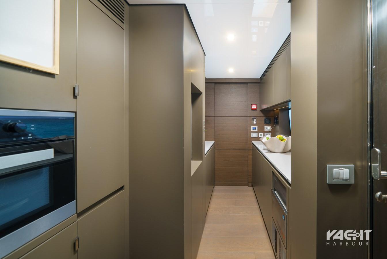 Motor yacht Asante - Custom Line - Yacht Harbour