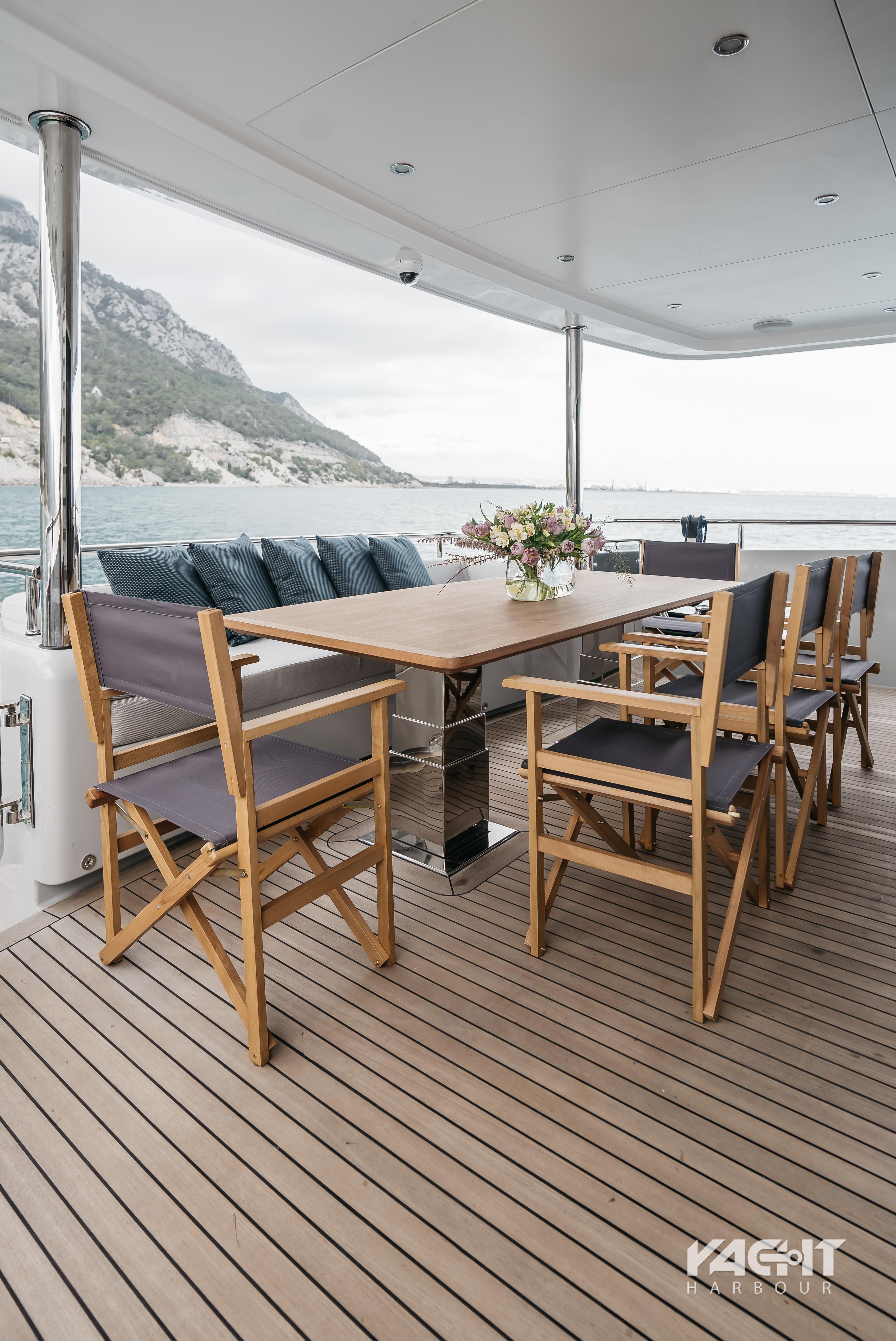 Motor yacht Bering 92 Papillon - Bering Yachts - Yacht Harbour