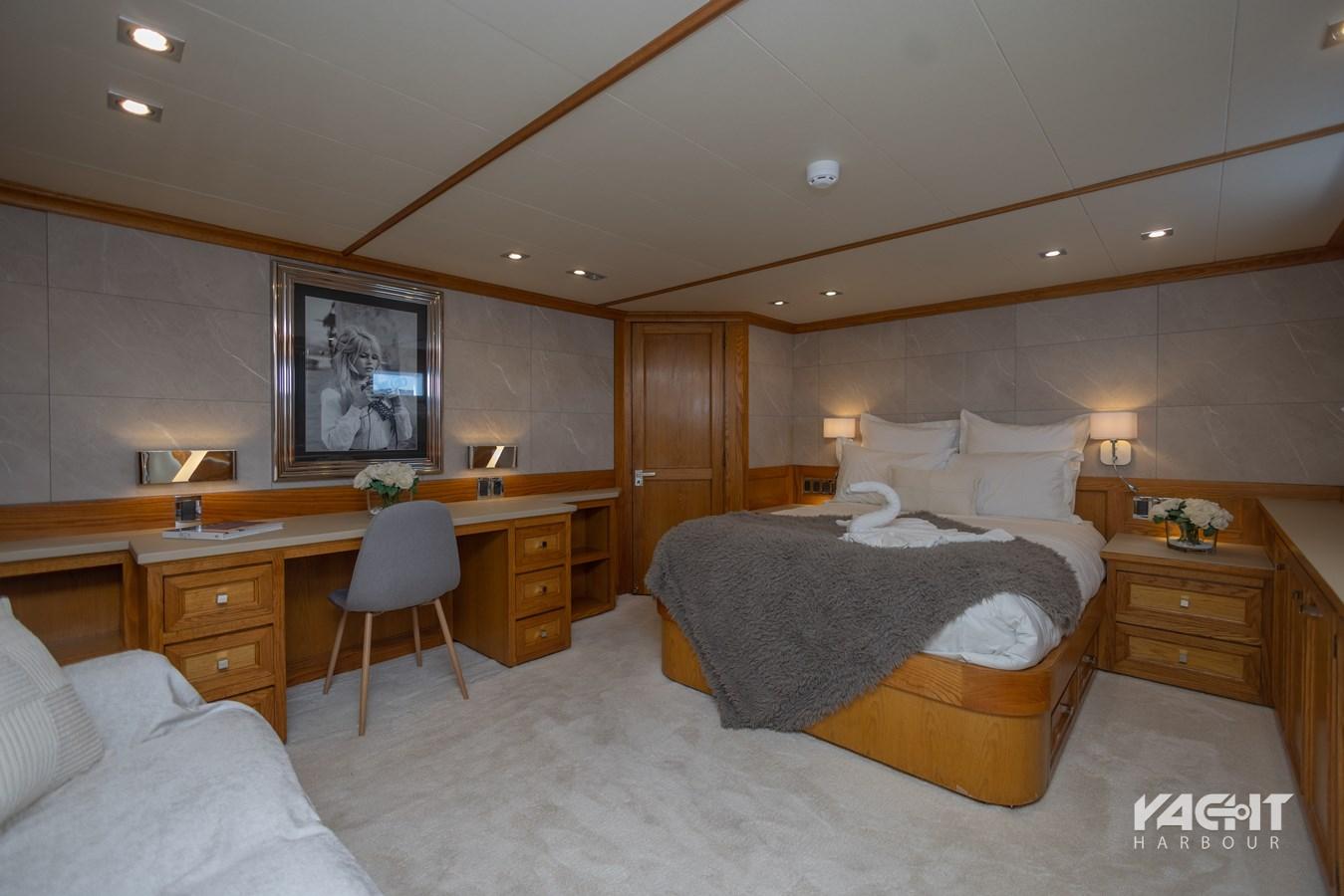 Motor yacht Eva - Cheoy Lee - Yacht Harbour