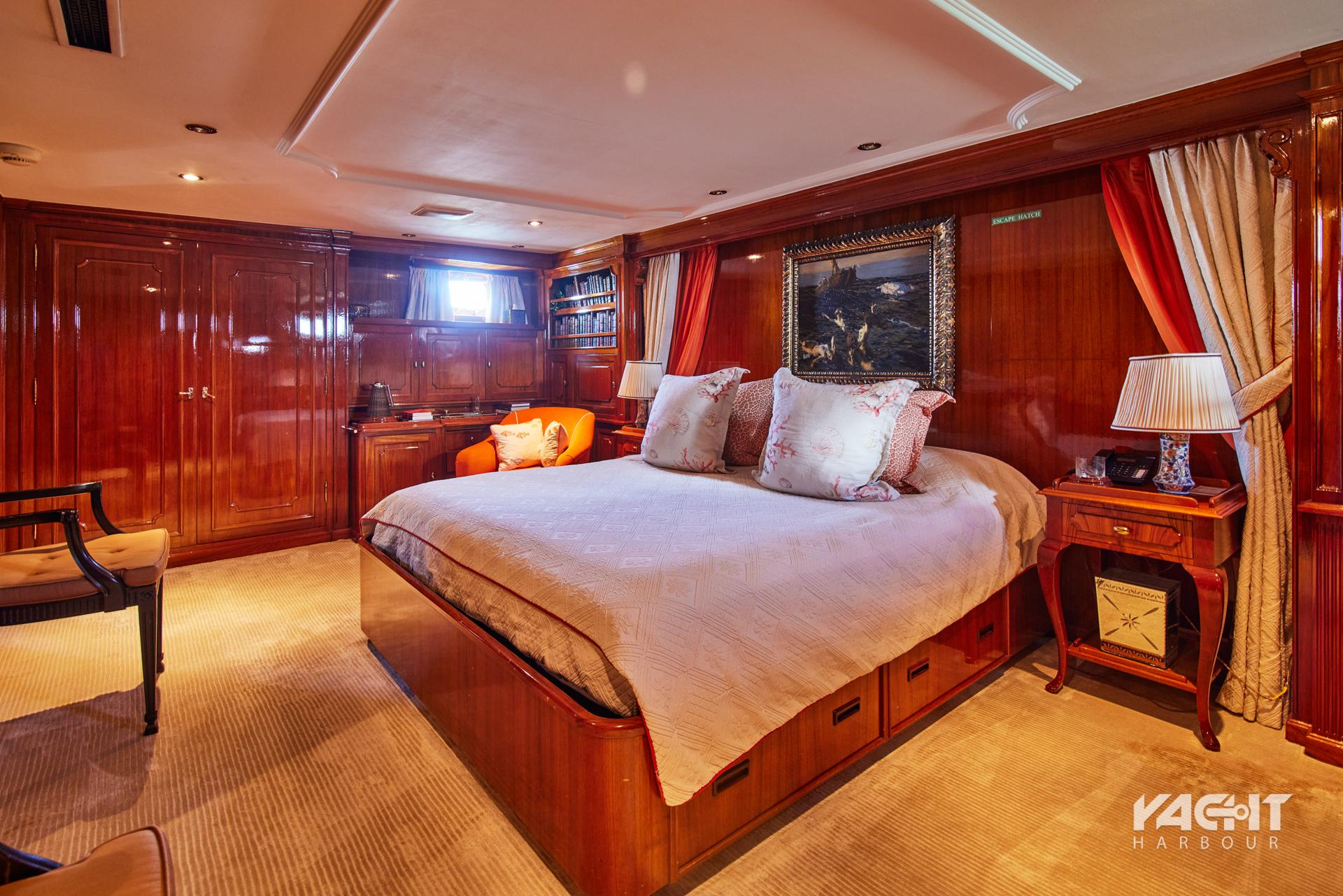 Motor yacht Lady Goodgirl - Hall Russel - Yacht Harbour