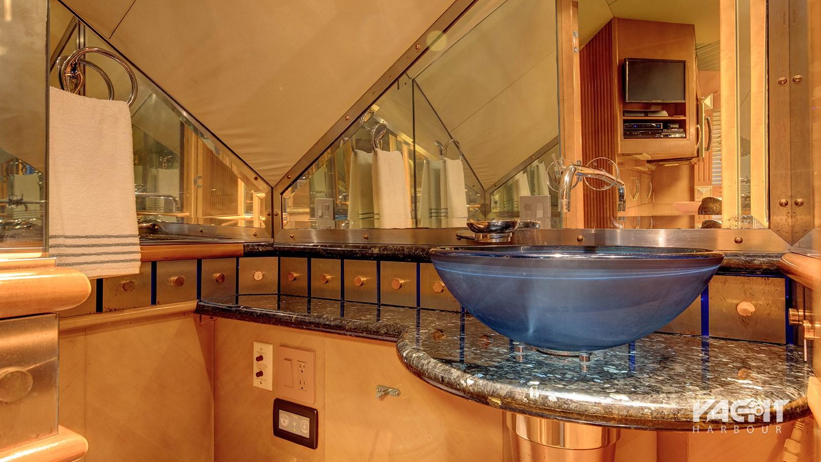 Motor yacht Sir Jon II - Hatteras - Yacht Harbour
