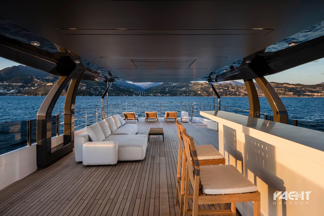 Motor yacht Custom Line Navetta 42 - Custom Line - Yacht Harbour