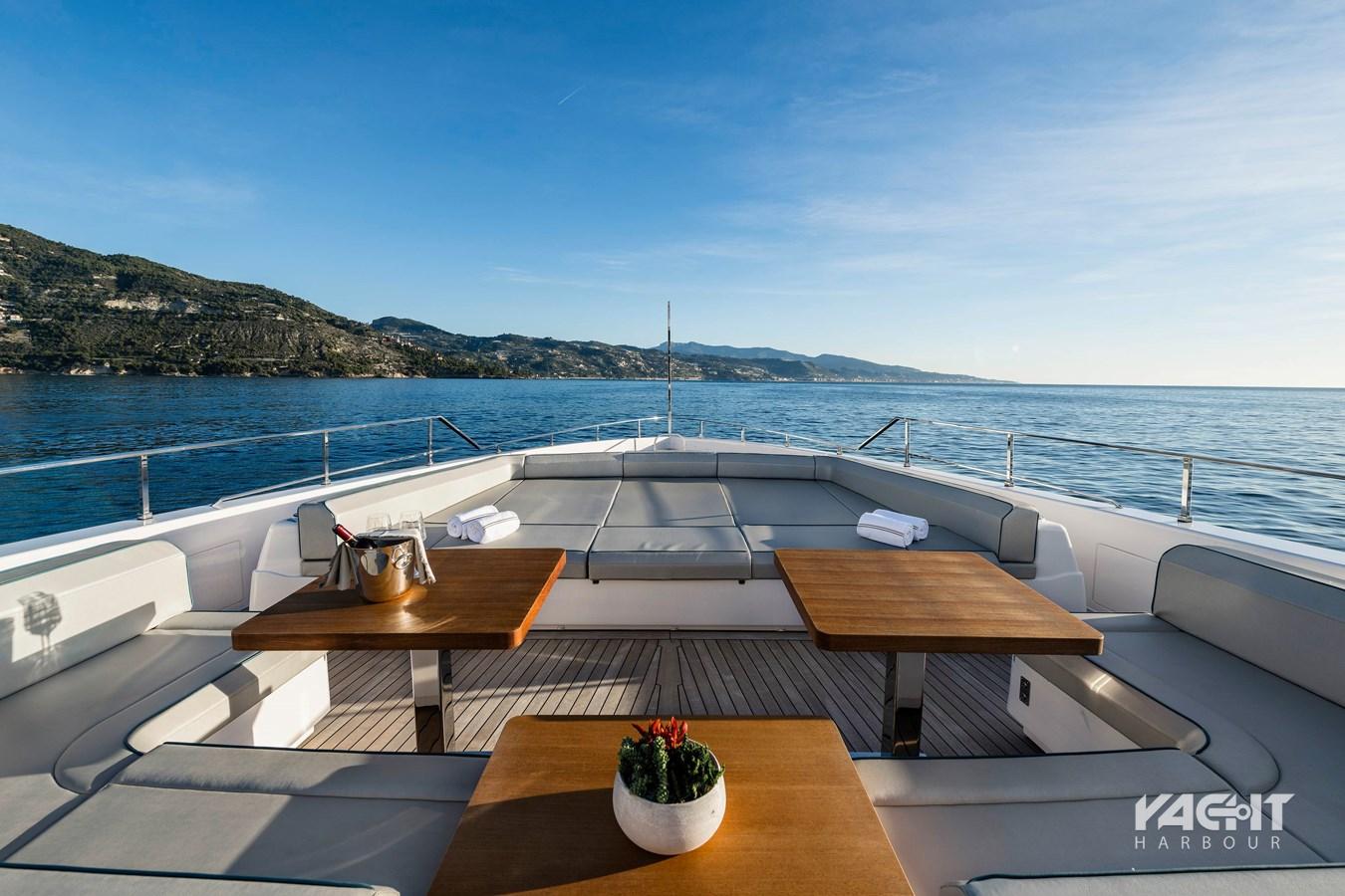 Motor yacht Custom Line Navetta 42 - Custom Line - Yacht Harbour