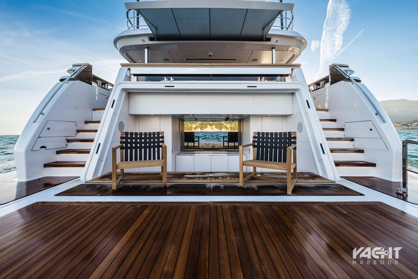 Motor yacht Custom Line Navetta 42 - Custom Line - Yacht Harbour