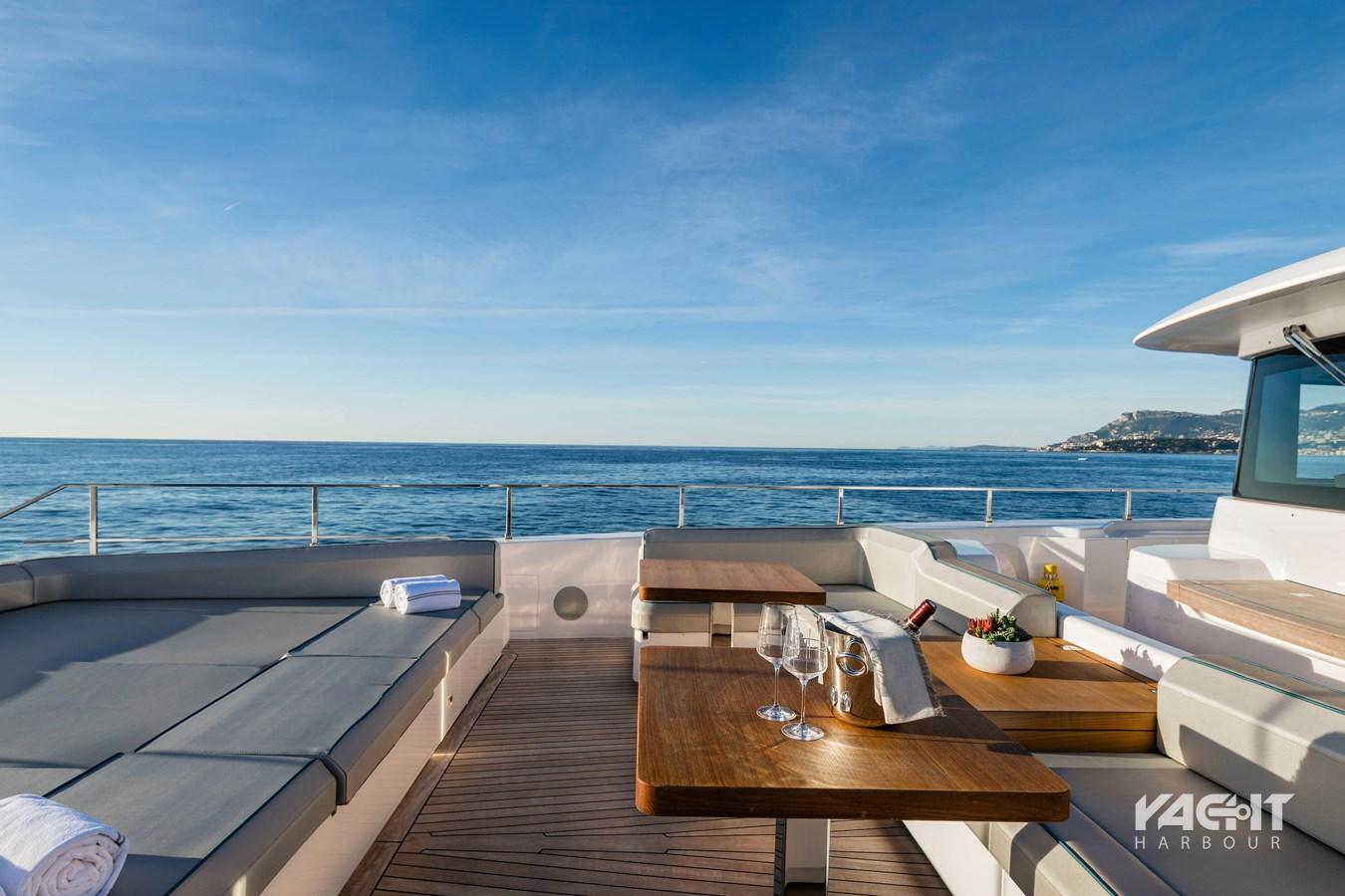 Motor yacht Custom Line Navetta 42 - Custom Line - Yacht Harbour