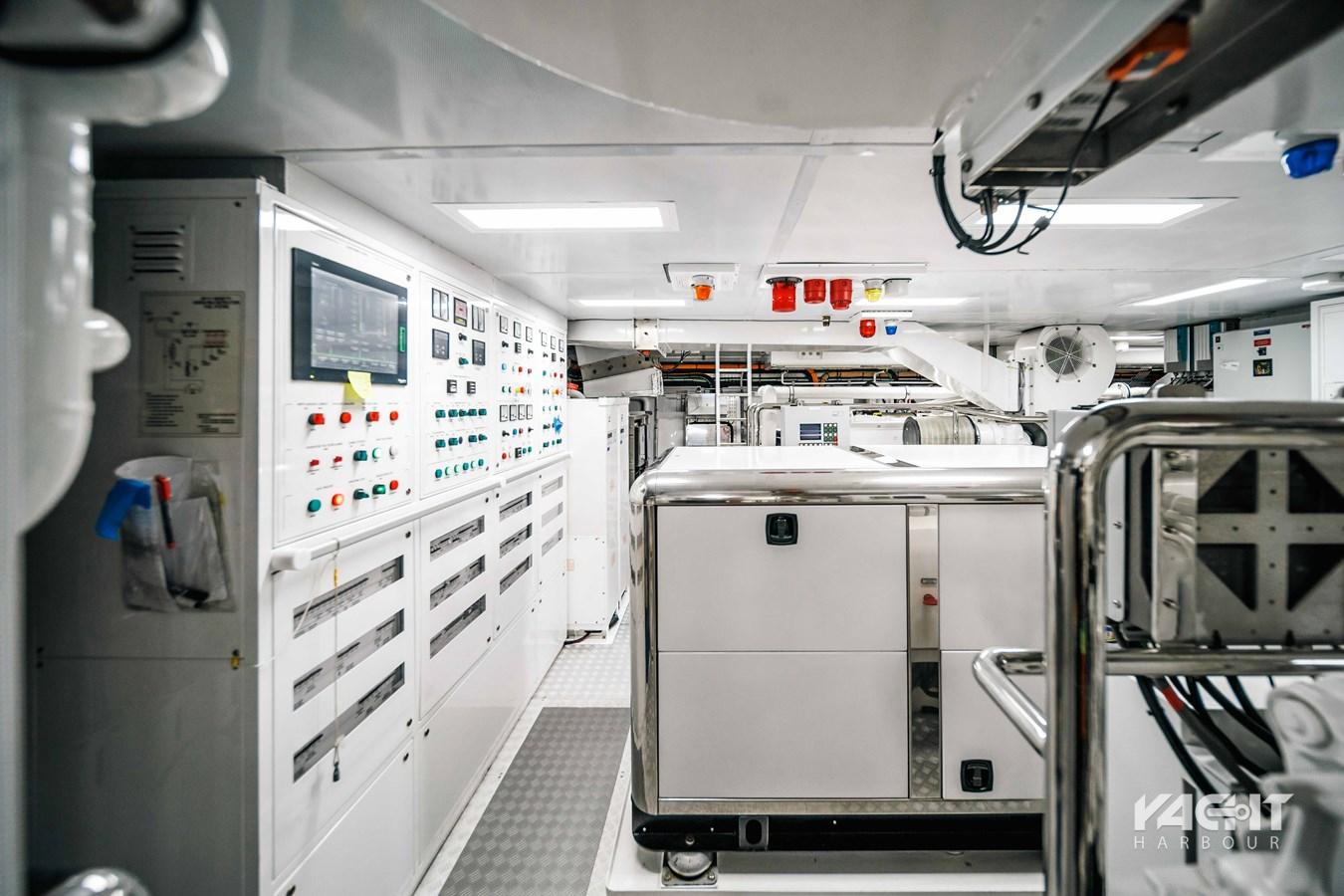 Motor yacht Exinity - Benetti - Yacht Harbour