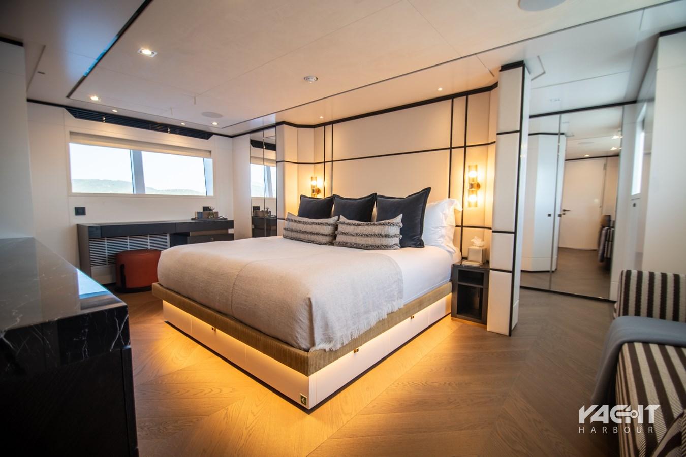 Motor yacht Fox - Pendennis - Yacht Harbour